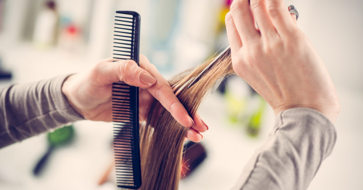 Cara Menggunting Rambut Gaya Layer Sendiri dengan Mudah di Rumah