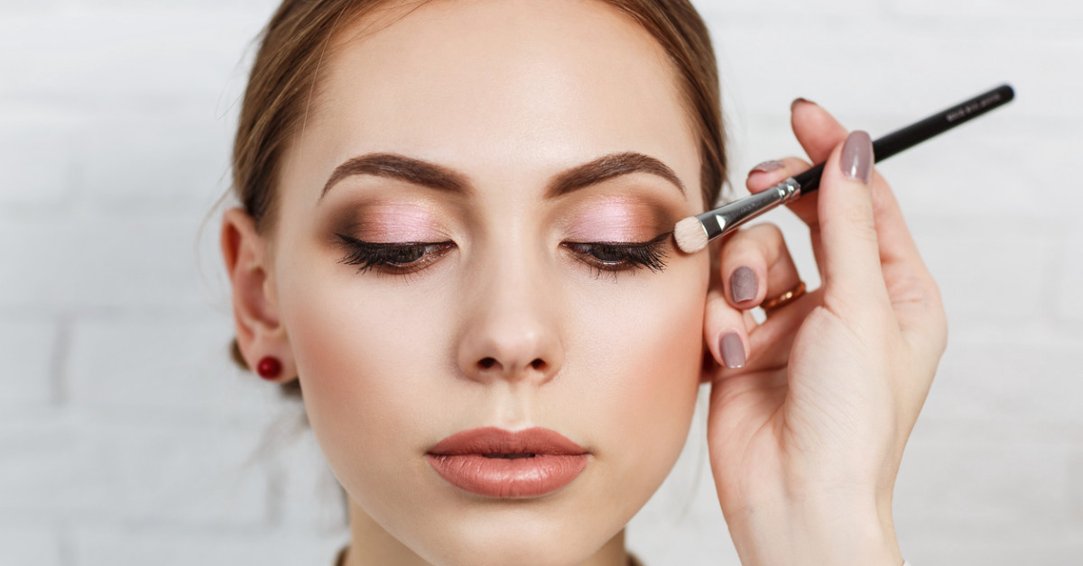Panduan Pemula: Cara Memakai Eyeshadow dengan 5 Langkah Mudah
